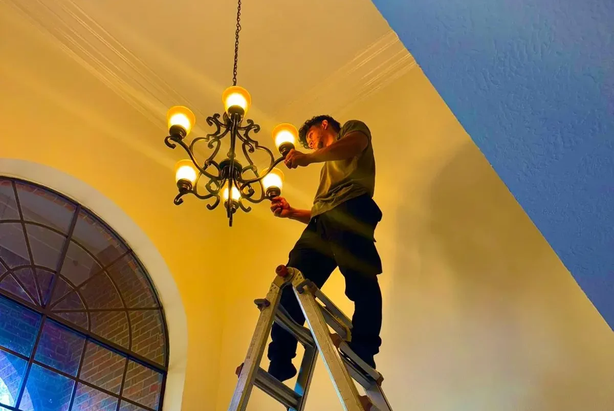 Chandelier installation - powercareoficial.com